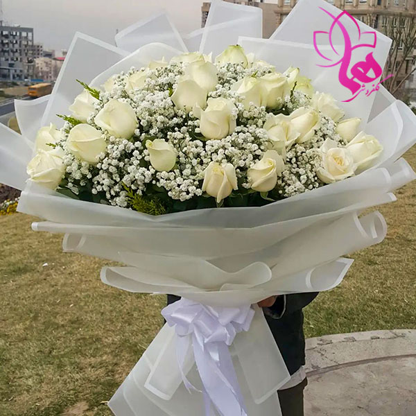 سفارش دسته گل رز هلندی قیمت دسته گل رز ارسال رایگان